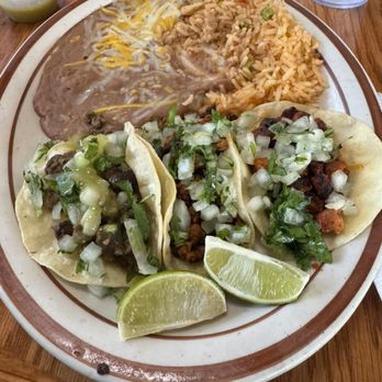 THE OTIS RESTAURANT - Updated October 2025 - 38 Photos & 33 Reviews - 21902 E Wellesley Ave ...