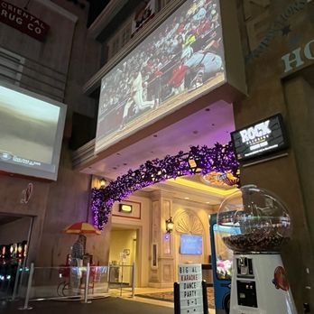 LUCKY SNAKE ARCADE & SPORTS BAR AT SHOWBOAT - Updated June 2025 - 138 ...