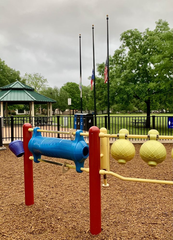 COLONIAL PARK - Updated September 2024 - 18 Photos - 4130 Byron St ...