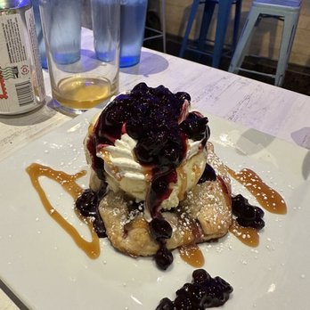 QUIRKS - Updated June 2024 - 410 Photos & 222 Reviews - 189 Central ...