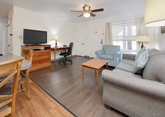 HOLIDAY INN EXPRESS RAINIER INN & RAINIER COMPLEX - Updated April 2025 ...