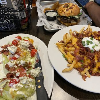 THE HUB GRILL AND BAR - Updated September 2024 - 46 Photos & 58 Reviews ...