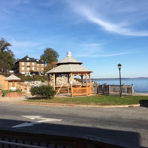 PROMENADE GRILLE - 43 Photos & 55 Reviews - 352 Commerce St, Havre De ...