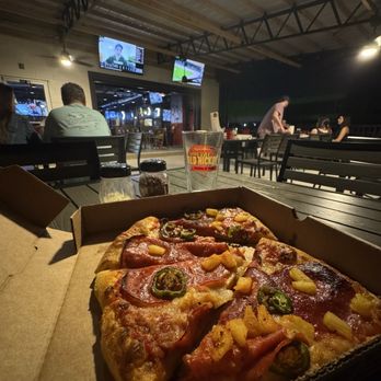 OLD HICKORY PIZZA & PUB - Updated December 2025 - 27 Photos & 11 ...