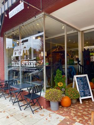 TRADE STREET DINER - Updated August 2025 - 55 Photos & 40 Reviews - 10 ...