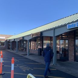 FLUFFIES HOT CHICKEN - HACKENSACK - Updated January 2026 - 340 Photos ...