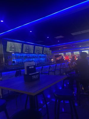 HOT POCKETS SPORTS BAR - 365 W Northwest Hwy, Palatine, IL - Yelp