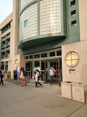 SHIELDS LIBRARY - Updated October 2025 - 67 Photos & 38 Reviews - 100 ...