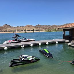 ROADRUNNER RESORT FLOATING DOCK BAR - Updated August 2025 - 67 Photos ...