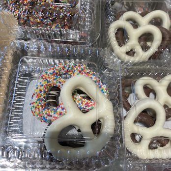 STRAUB’S FINE GROCERS - Updated December 2025 - 116 Photos & 128 ...