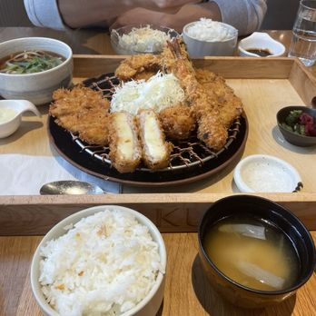 SAKU - Updated July 2024 - 922 Photos & 429 Reviews - 1588 Robson ...