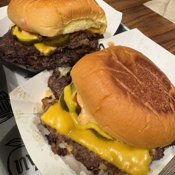 GOTHAM BURGER SOCIAL CLUB - Updated April 2024 - 133 Photos & 54 ...