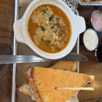 BURGER BENCH - Updated May 2025 - 131 Photos & 55 Reviews - 230 Main St ...