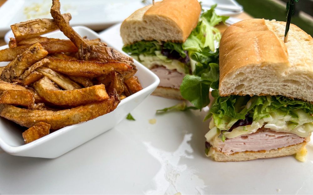 PICNIKINS PATIO CAFE - Updated December 2025 - 237 Photos & 276 Reviews ...