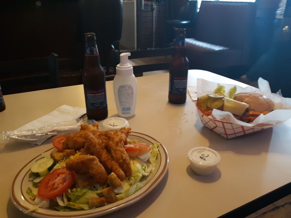 ALEXANDER PARK TAVERN - 40 Photos & 34 Reviews - Bars - 815 Park Ave W ...