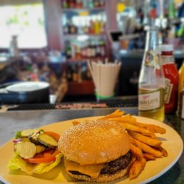 HI DIVE - Updated July 2025 - 301 Photos & 598 Reviews - Pier 28 1/2 ...