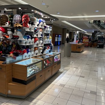 SUNVALLEY SHOPPING CENTER - 212 Photos & 319 Reviews - 1 Sunvalley Mall ...