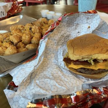 HAT CREEK BURGER COMPANY - Updated December 2025 - 117 Photos & 114 ...