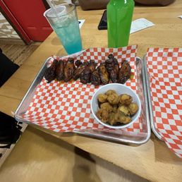 HANK’S - Updated October 2025 - 106 Photos & 124 Reviews - 1228 NE 63rd ...