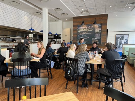 HALF SHELLS SEAFOOD GRILL - Updated October 2025 - 672 Photos & 604 ...