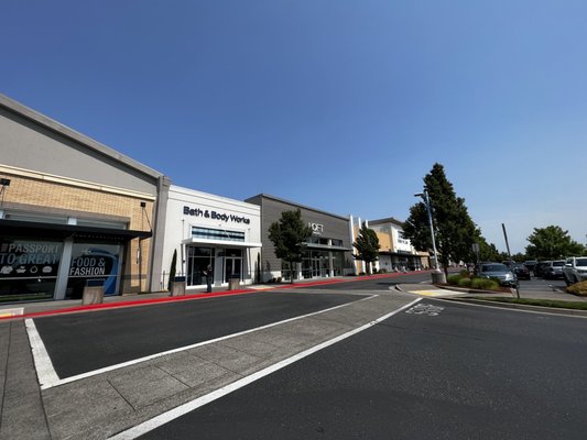 CASCADE STATION - Updated October 2025 - 42 Photos & 50 Reviews - 9721 ...