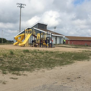 EAST ISLIP MARINA - Updated October 2025 - 25 Photos - Bayview Ave ...