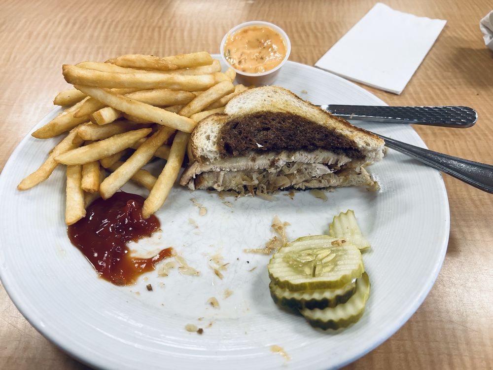 AMERICAN TABLE FAMILY RESTAURANT - Updated December 2025 - 11 Photos ...