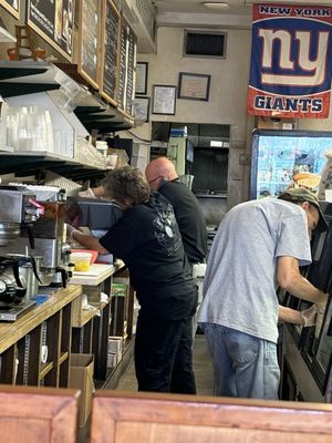 MAX’S DELICATESSEN - Updated October 2025 - 37 Photos & 52 Reviews ...