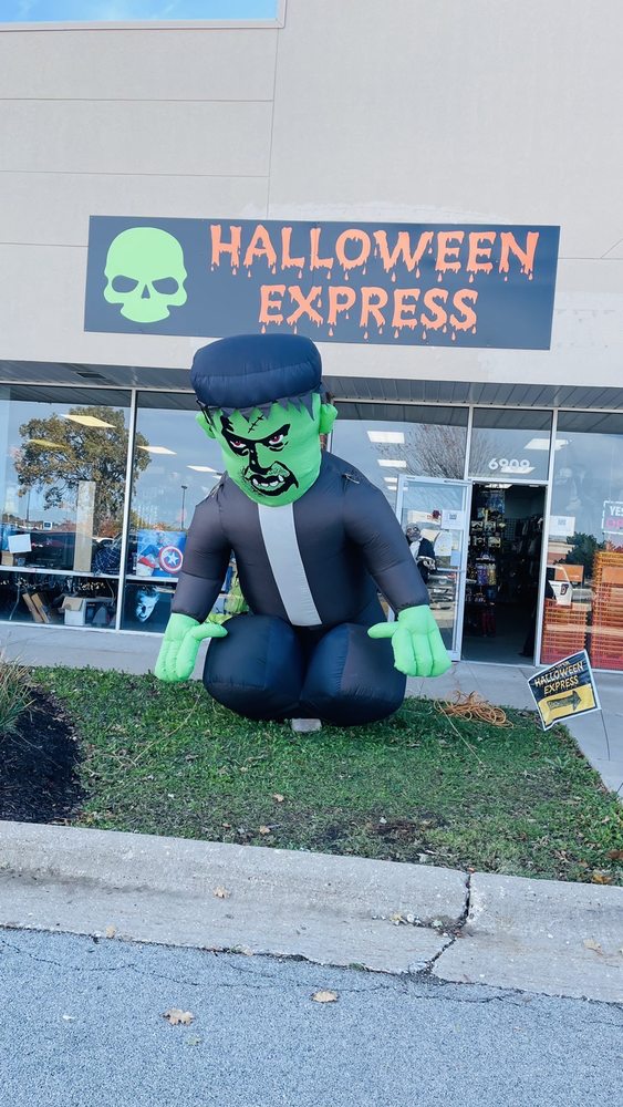 HALLOWEEN EXPRESS - Updated November 2024 - 1728 Milton Ave, Janesville ...
