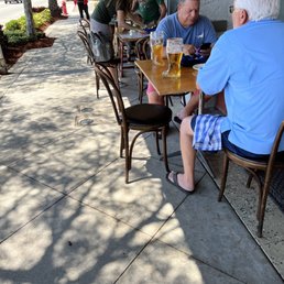 CHECKERS OLD MUNCHEN - Updated January 2026 - 824 Photos & 602 Reviews ...