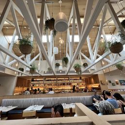 ESTE - Updated January 2026 - 1195 Photos & 376 Reviews - 2113 Manor Rd ...