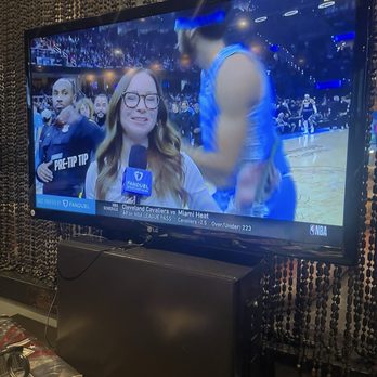 BOMBSHELLS RESTAURANT & BAR - Updated November 2025 - 113 Photos & 148 ...