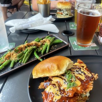 10 TWENTY FIVE - Updated December 2025 - 534 Photos & 375 Reviews - 33 ...