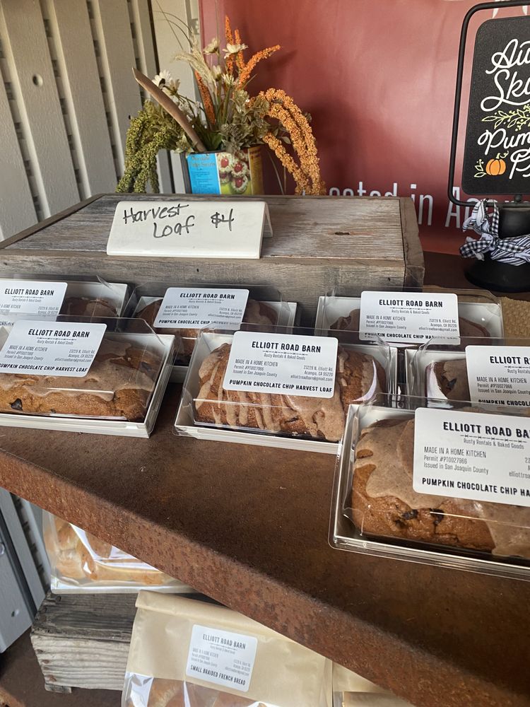 ELLIOTT ROAD BARN - Updated December 2024 - 23228 Elliott Rd, Acampo ...