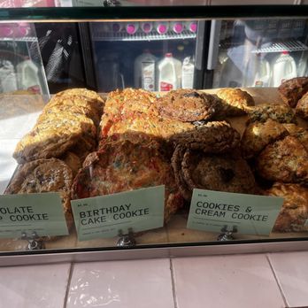 BROKEN TART - Updated March 2025 - 95 Photos & 74 Reviews - 1108 ...