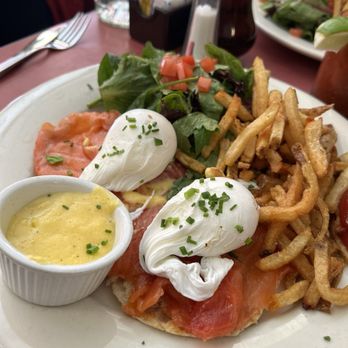 CAFÉ LULUC - Updated December 2025 - 1850 Photos & 1707 Reviews - 214 ...