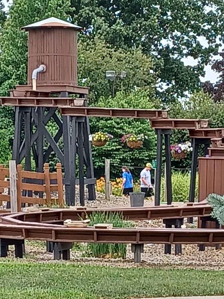 PUTT-N-STUFF - Updated July 2025 - 28 Photos - 134 S Kansas Rd ...