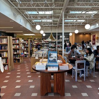 FIRST LIGHT BOOKS - 77 Photos & 40 Reviews - 4300 Speedway, Austin ...