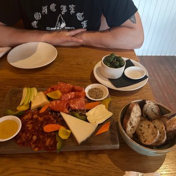 THE STABLE HOUSE BISTRO - Updated May 2024 - 206 Photos & 104 Reviews ...