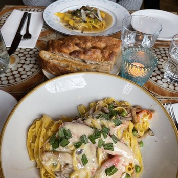 VIAGGIO - Updated December 2024 - 104 Photos & 38 Reviews - 1727 Dundas ...