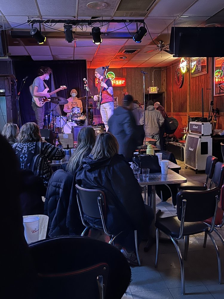 TERMINAL BAR - Updated October 2024 - 10 Photos & 29 Reviews - 409 E ...