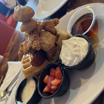 MAPLE LEAF DINER - Updated December 2024 - 5006 Photos & 3785 Reviews ...