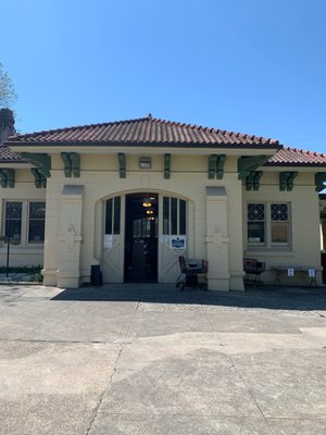 MILTON H. LATTER MEMORIAL LIBRARY - Updated February 2025 - 79 Photos ...