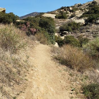 HUMMINGBIRD TRAIL - Updated December 2025 - 489 Photos & 47 Reviews ...