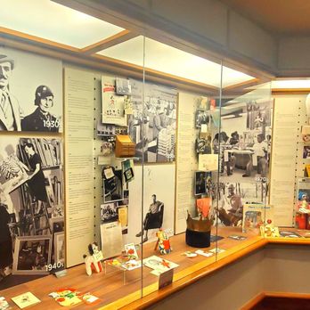 HALLMARK VISITORS CENTER - Updated July 2025 - 327 Photos & 59 Reviews ...