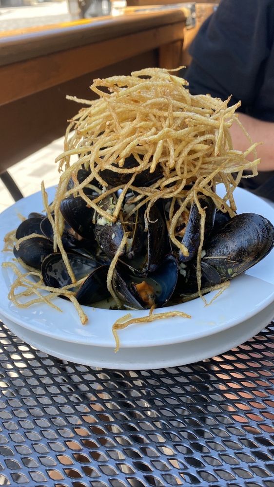 GNOSH - Updated December 2025 - 12 Photos & 19 Reviews - 125 Dundas ...