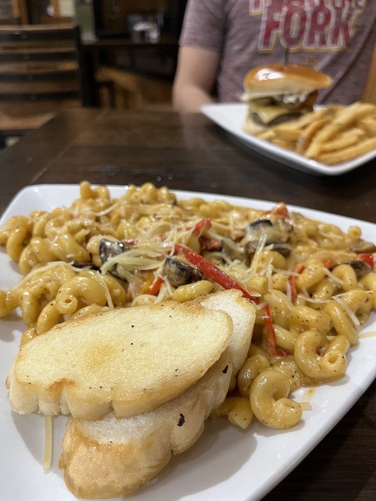 H TOAD’S BAR & GRILL - Updated 05/2025 - 60 Photos & 98 Reviews - 2325 ...