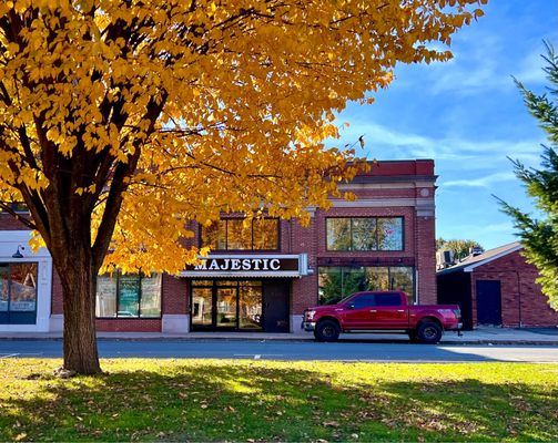 MAJESTIC THEATER - Updated December 2025 - 131 Elm St, West Springfield ...