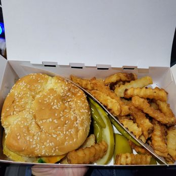 SUPERDAWG DRIVE-IN - Updated August 2024 - 1400 Photos & 1983 Reviews ...