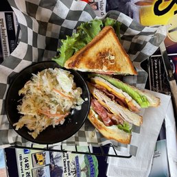 SIDELINES BEER HOUSE - Updated November 2024 - 34 Photos & 100 Reviews ...